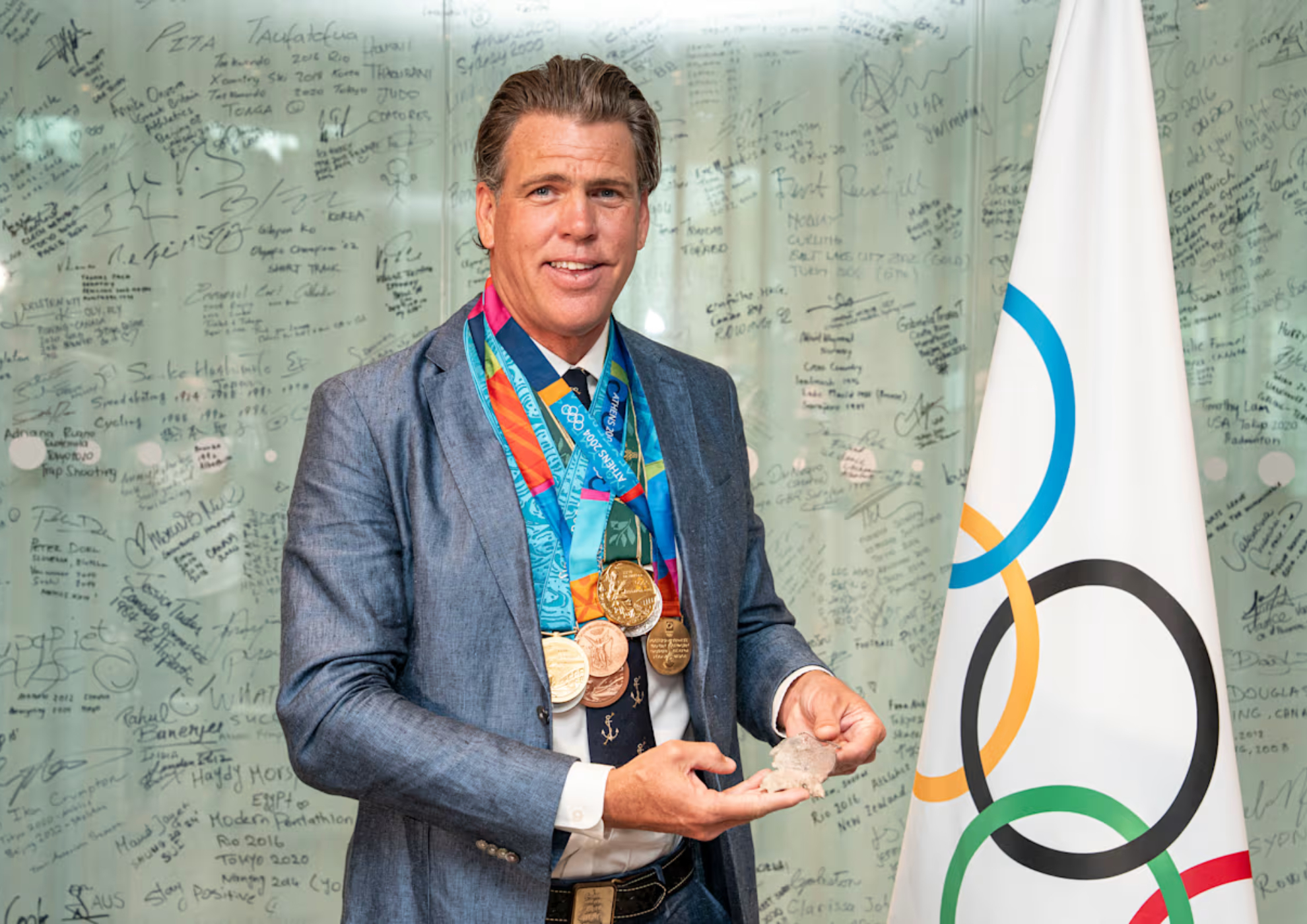 El COI entrega al nadador Gary Hall réplicas de las 10 medallas que ...