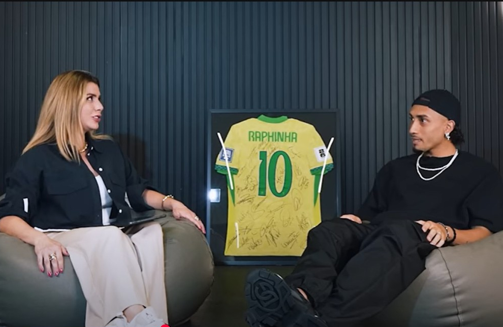 Raphinha y el llanto de Vitor Roque: "Flick me pidió traducir y luego ...