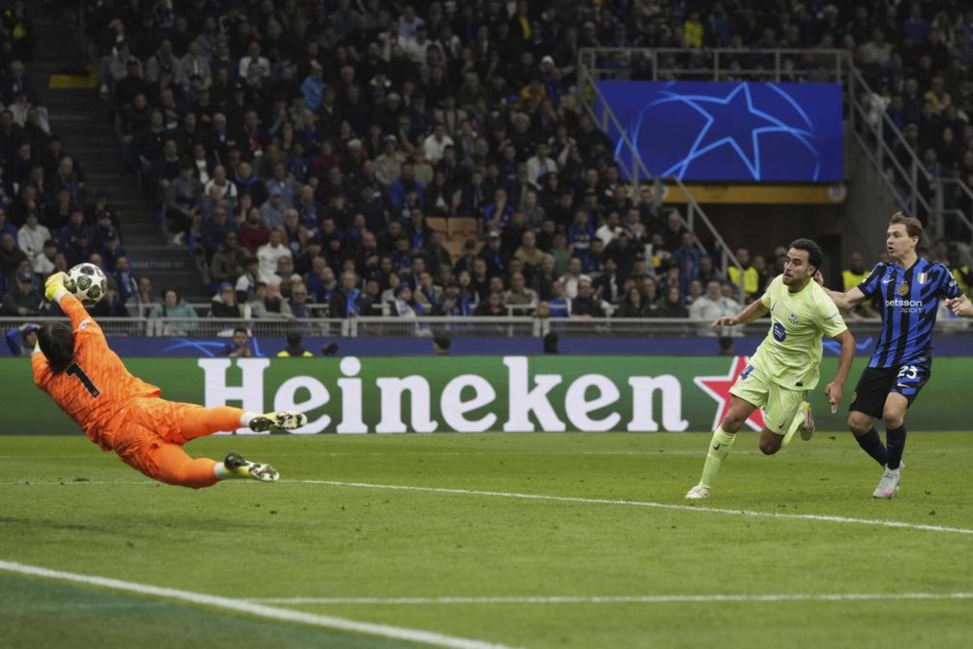 Sommer colecciona las paradas de la Champions: se marcó un Casillas con Eric García y voló con ...