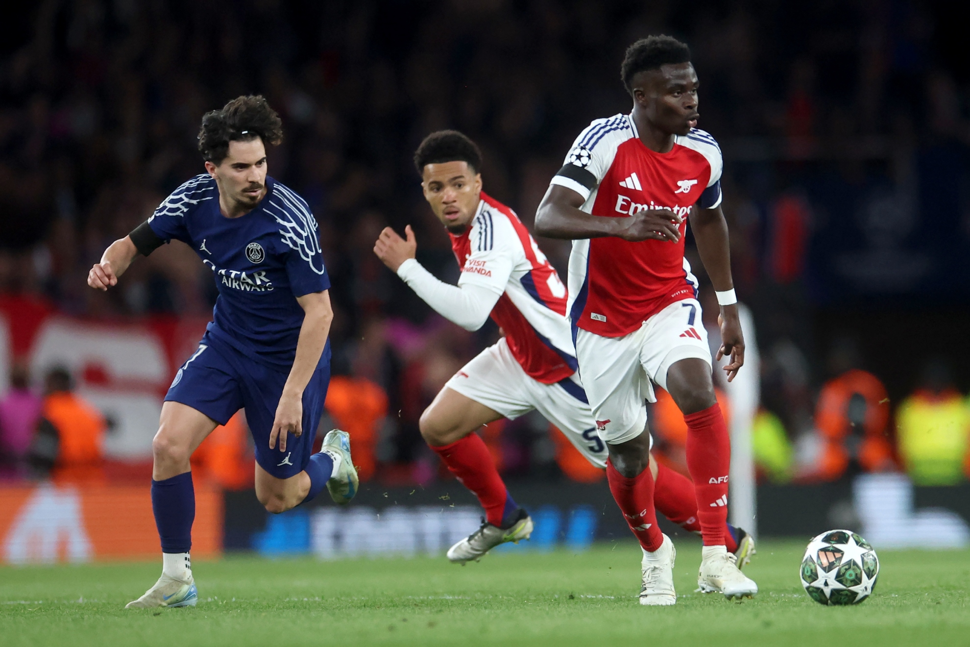 Cuántos goles necesita el Arsenal para pasar frente al PSG y cómo ...