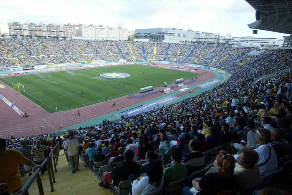 Las Palmas - Rayo: del llenazo de 2006 a la esperanza de 2025