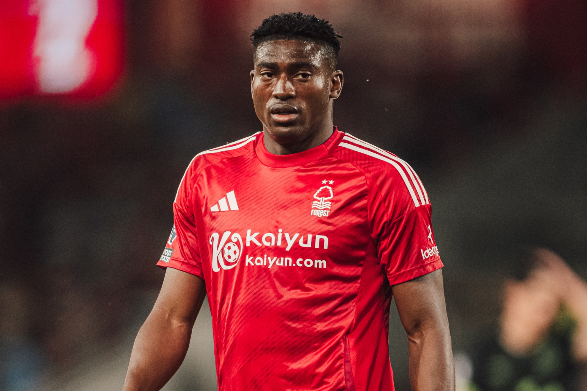 Taiwo Awoniyi sale del coma inducido tras sufrir una grave lesión abdominal