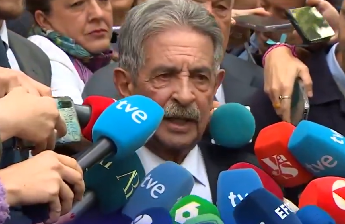 Revilla no se retracta en el acto de conciliación con un ausente rey ...
