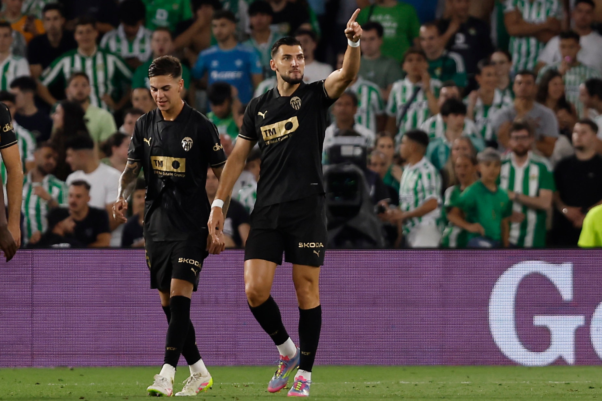 Rafa Mir marca en Liga 497 días después y pone fin a su cesión en el ...