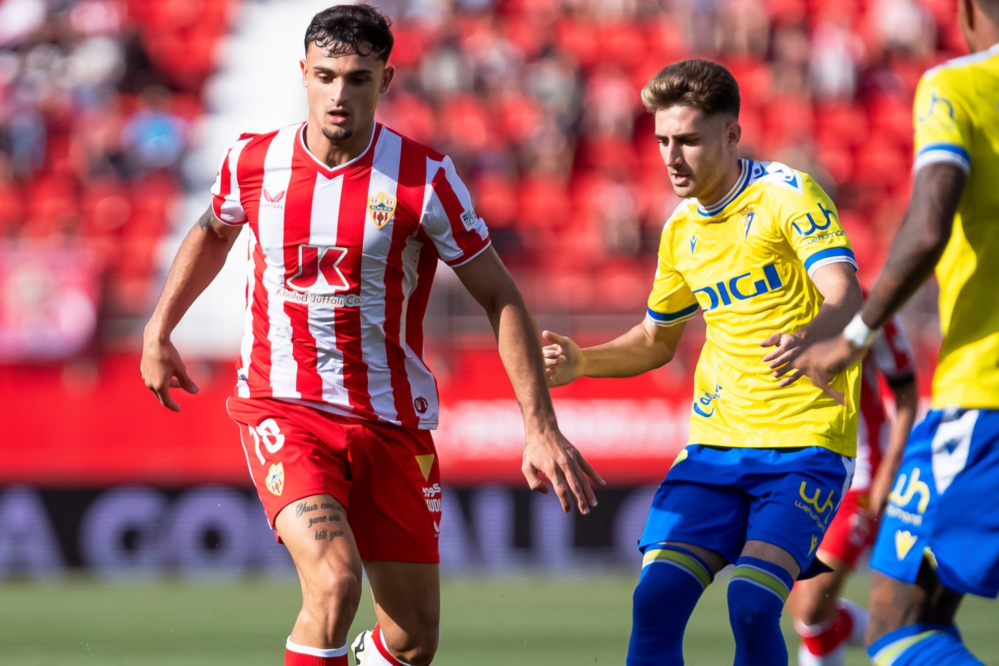 El Almería perderá a Marc Pubill en caso de jugar los 'playoffs', pero ...