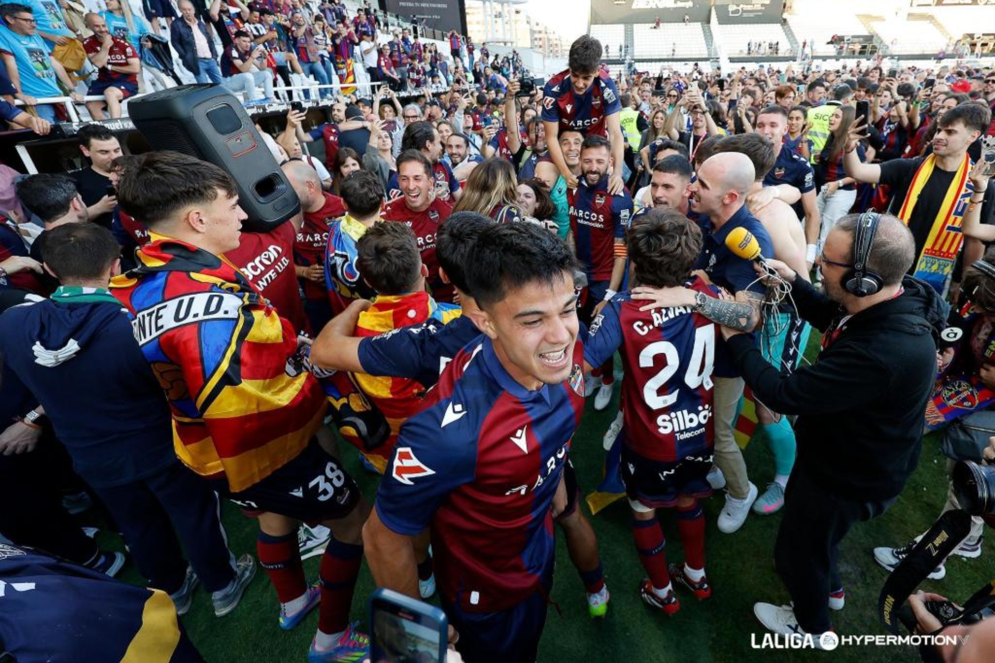 El Levante celebrará este lunes el ascenso con una rúa por Valencia