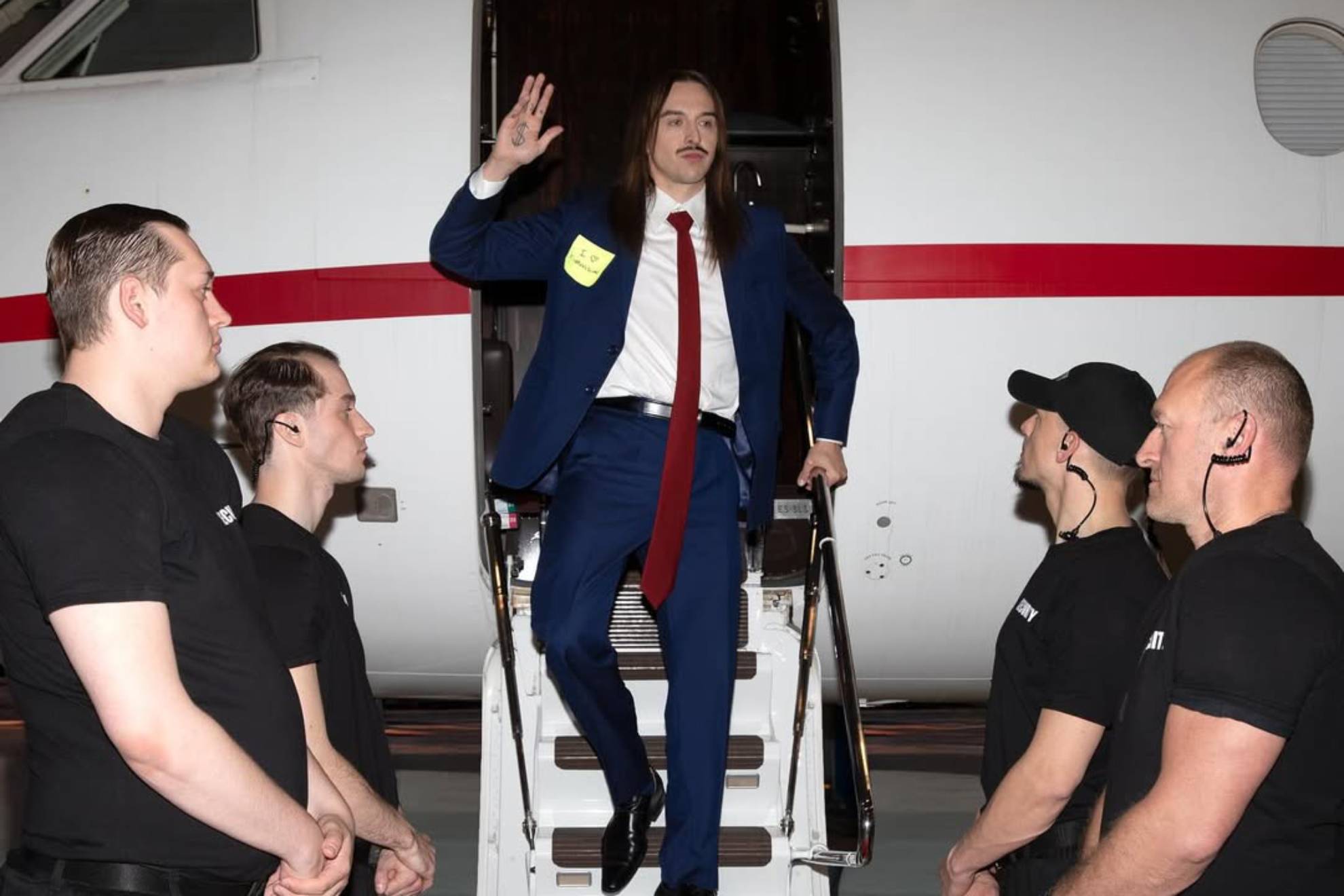 Tommy Cash aterriza en España con su éxito viral de Eurovisión 2025 ...