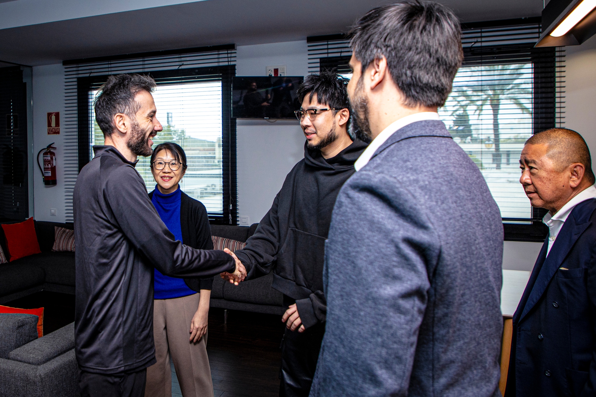 Corberán viaja a Singapur con Javier Solís para verse con Kiat Lim