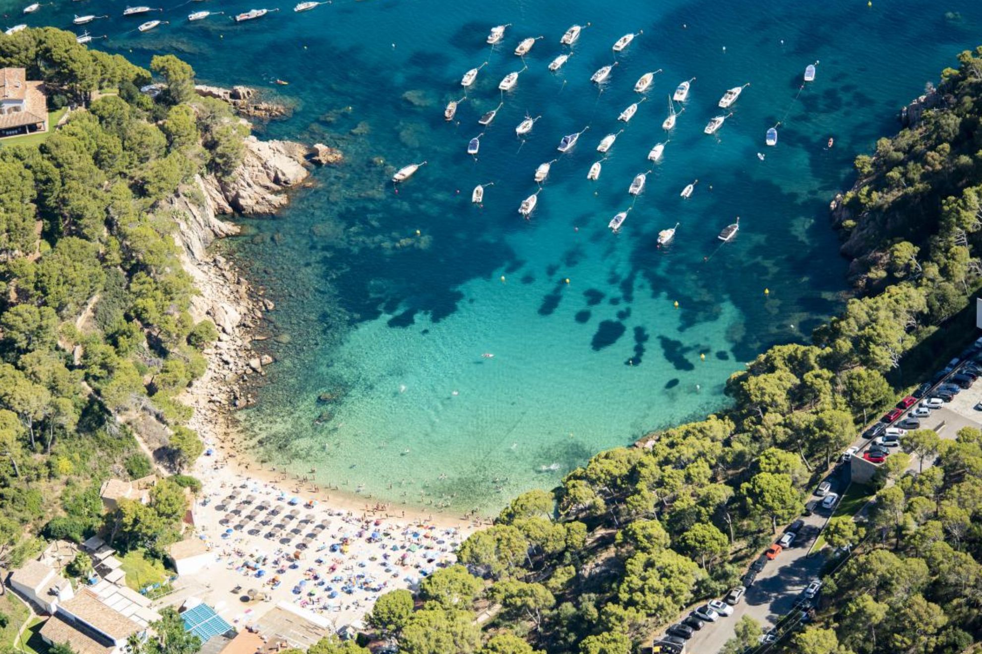 El refugio secreto de la Costa Brava: una cala en miniatura hecha a ...