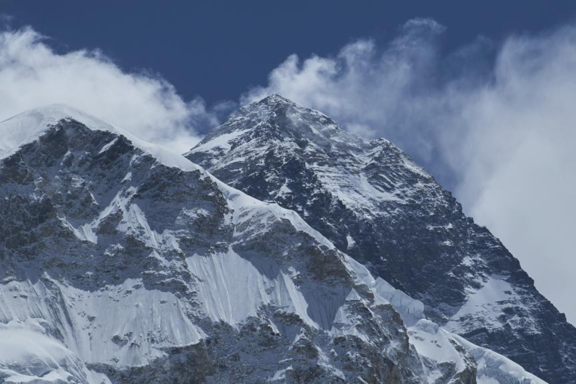 Nepal honra a sus héroes en el Día Mundial del Everest