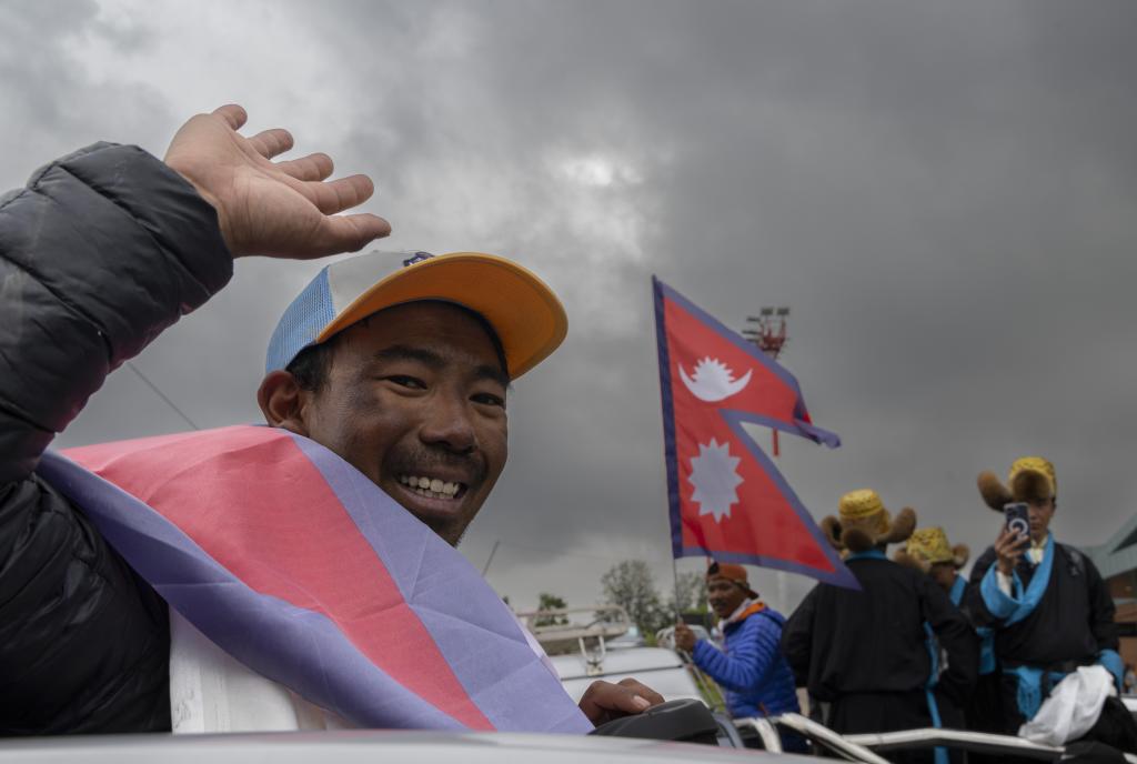 Así fue la primavera 2025 en el Everest: colas, récords y el polémico ...