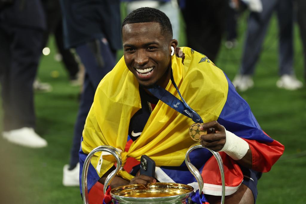 La trágica historia detrás de Willian Pacho y su extraño dorsal