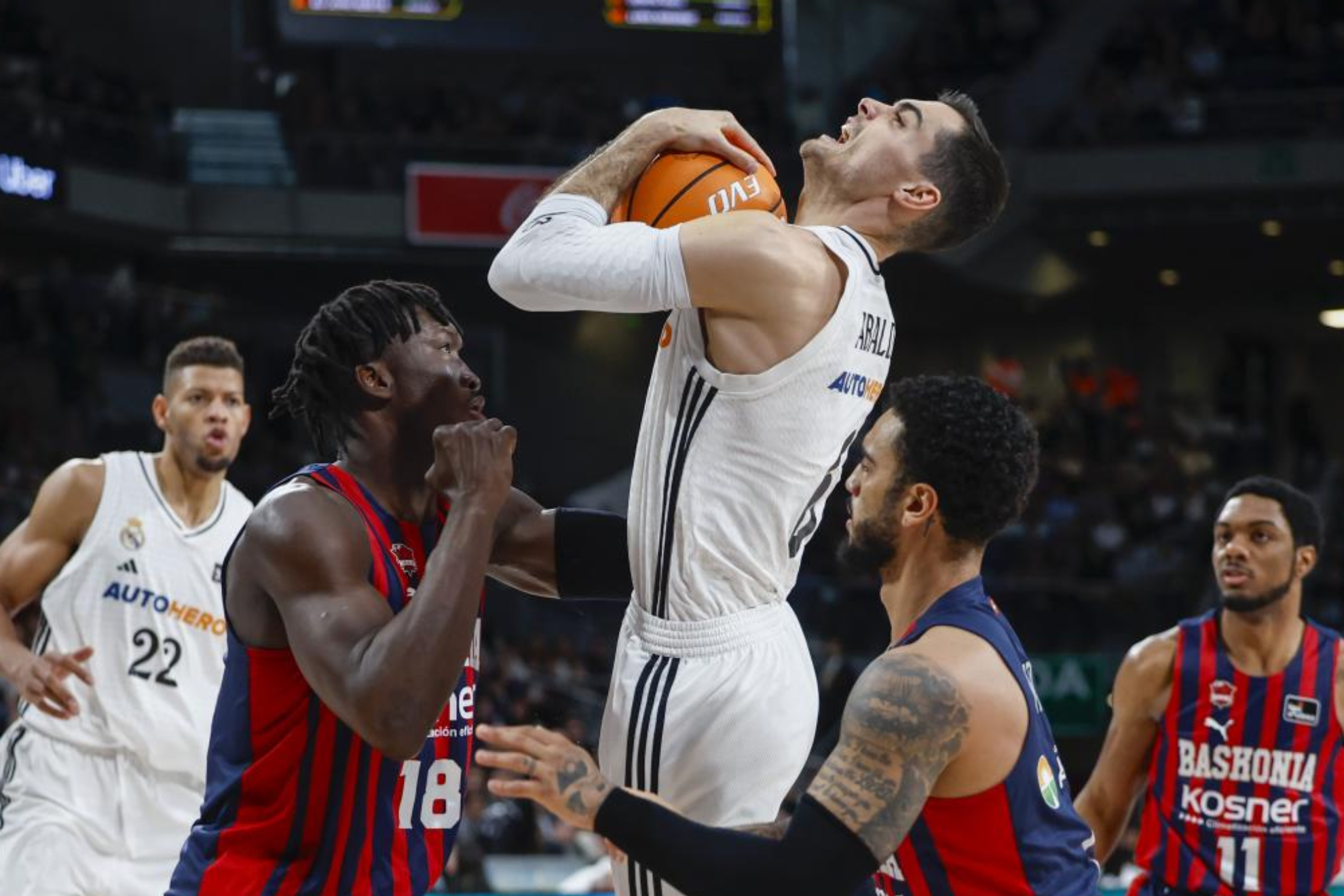 Real Madrid - Baskonia: horario y dónde ver en TV el partido de Playoffs de Liga Endesa