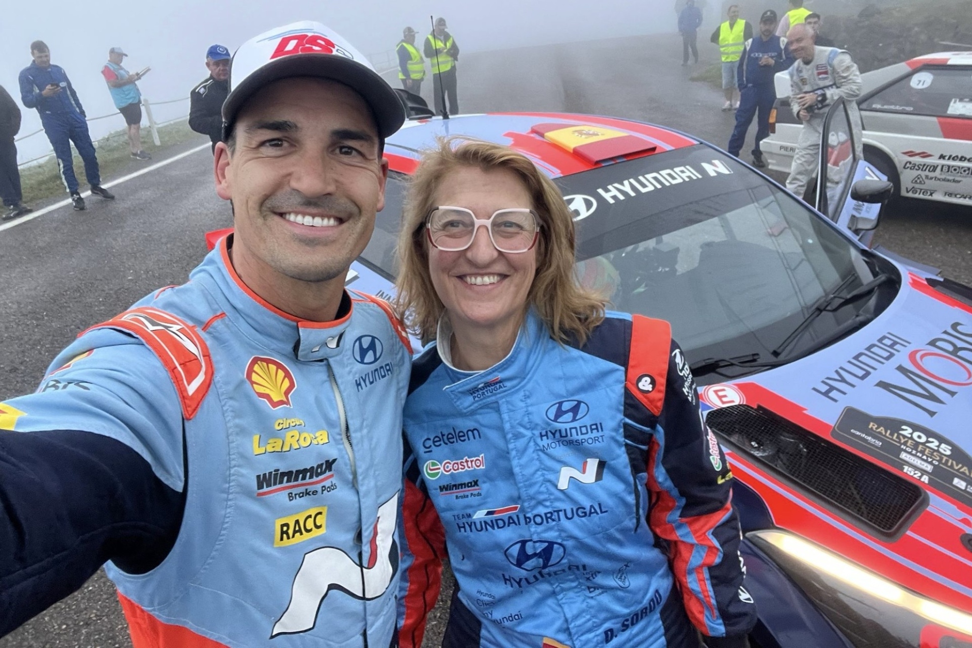 Dani Sordo, con su madre de copiloto en el Hyundai i20 Coupé WRC