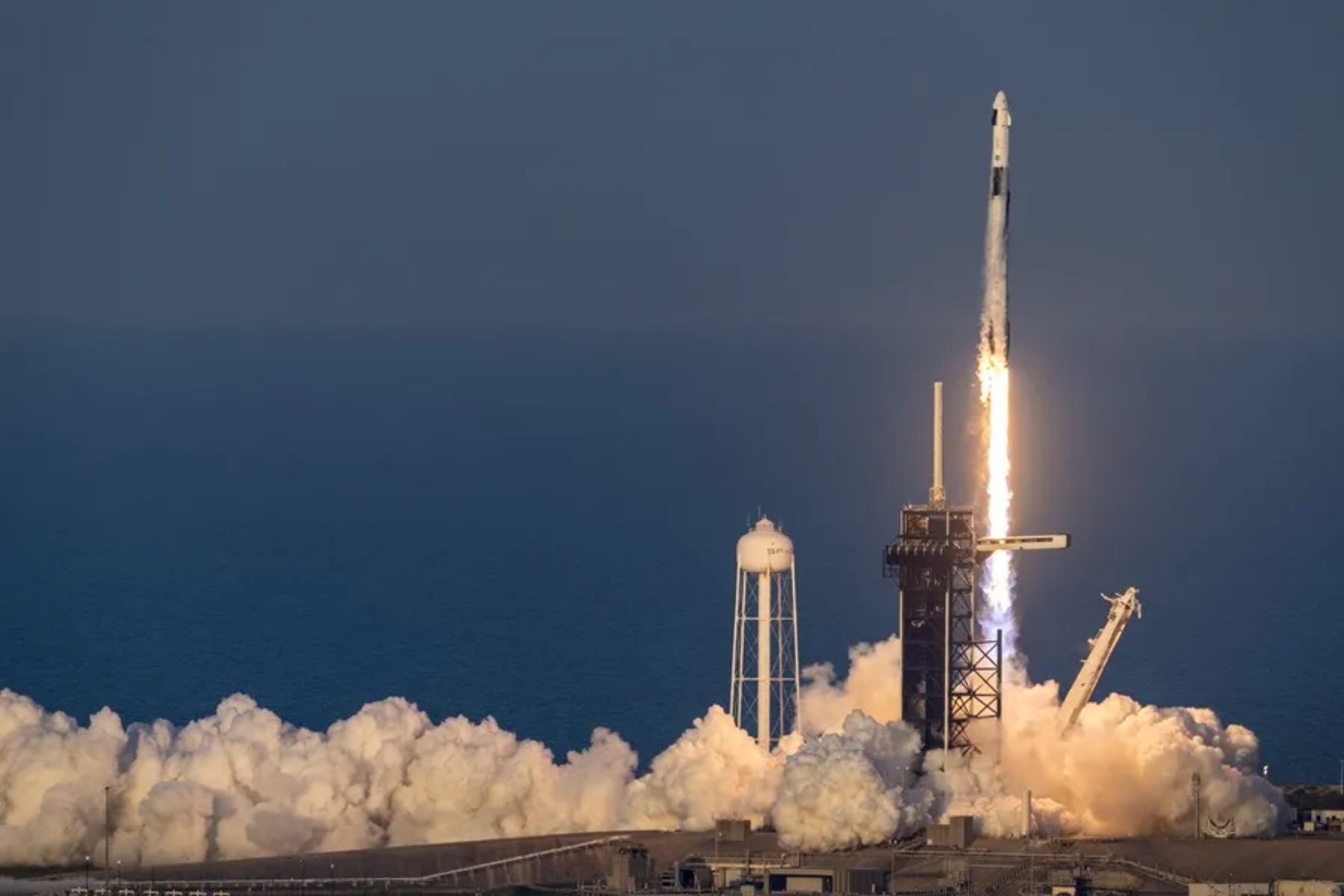 Estados Unidos se queda atrás en la carrera espacial por sus recortes a ...