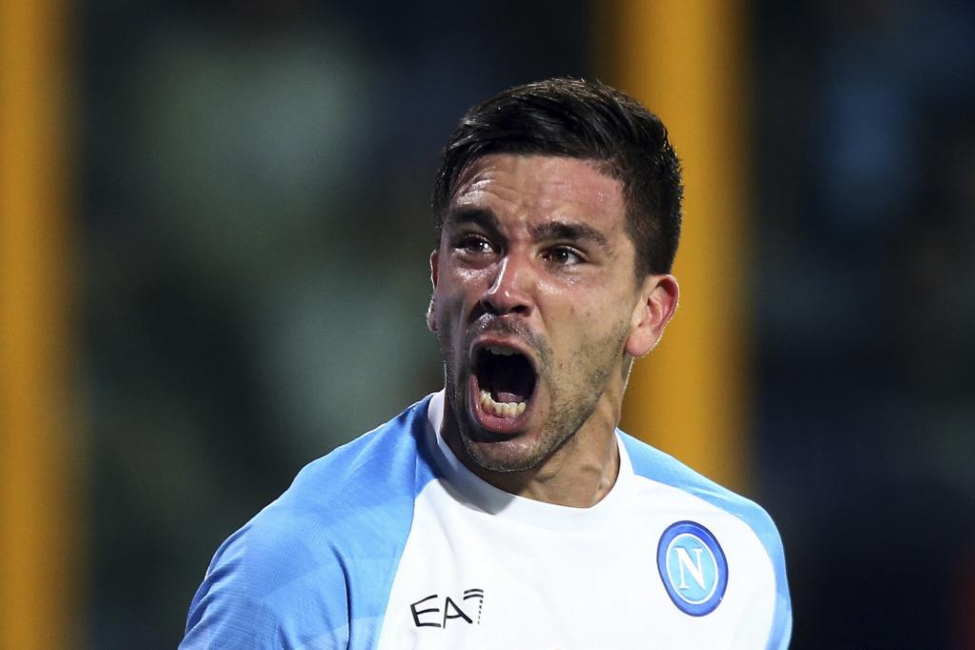 Giovanni Simeone busca protagonismo fuera del Nápoles