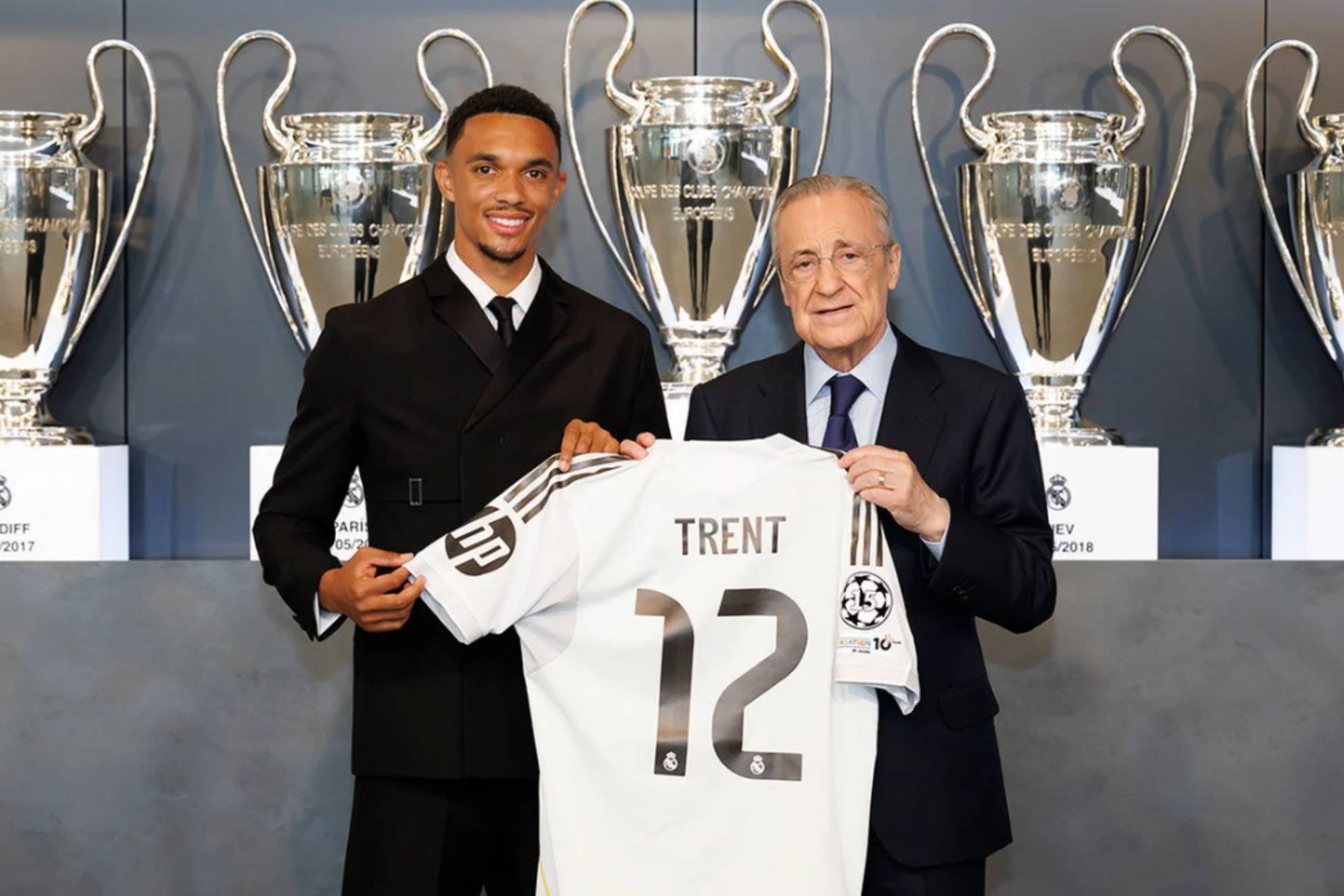 Alexander-Arnold ahora es Trent y llevará el número 12 en la camiseta