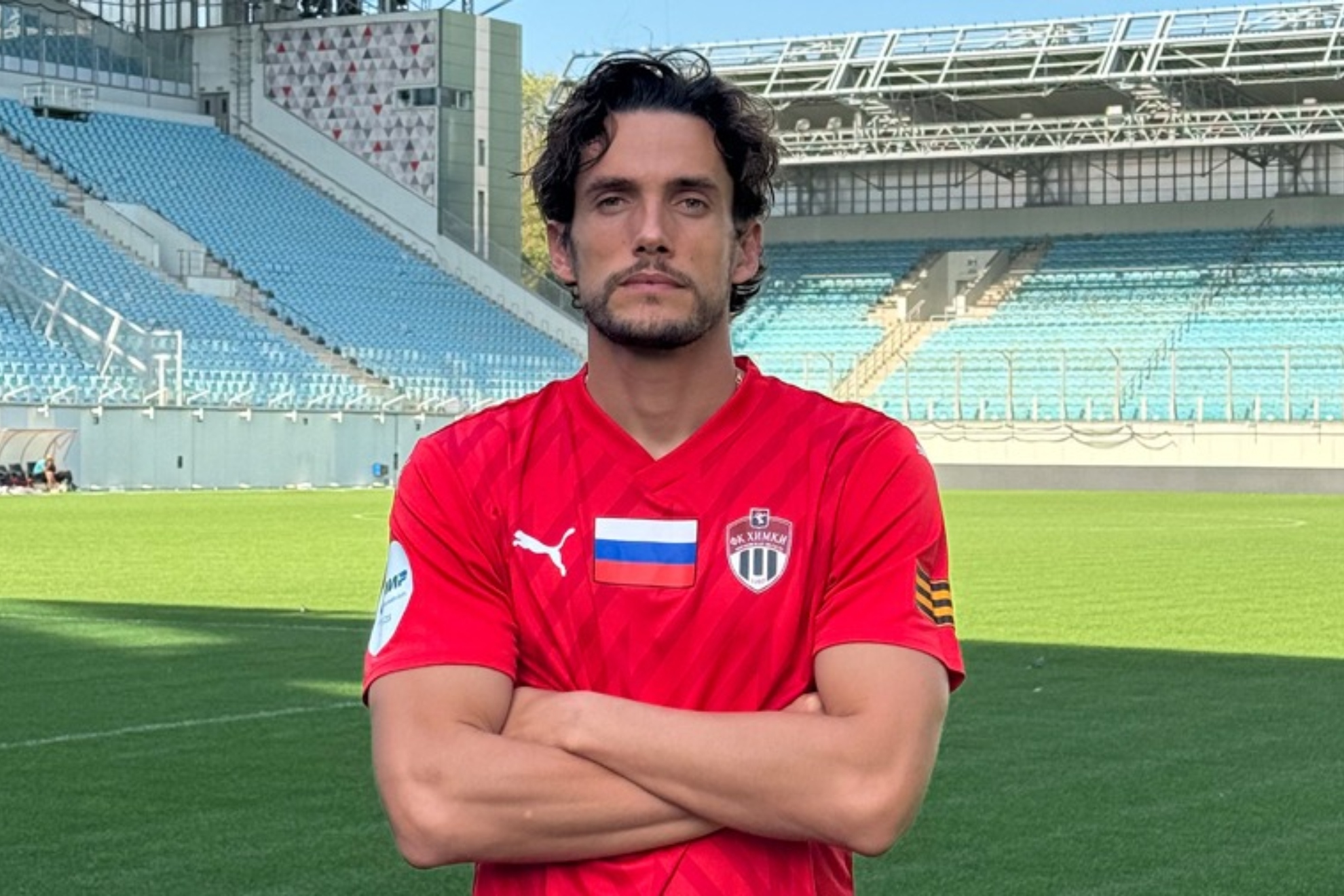 Álex Corredera aterriza en Gijón y firma con el Sporting hasta 2028