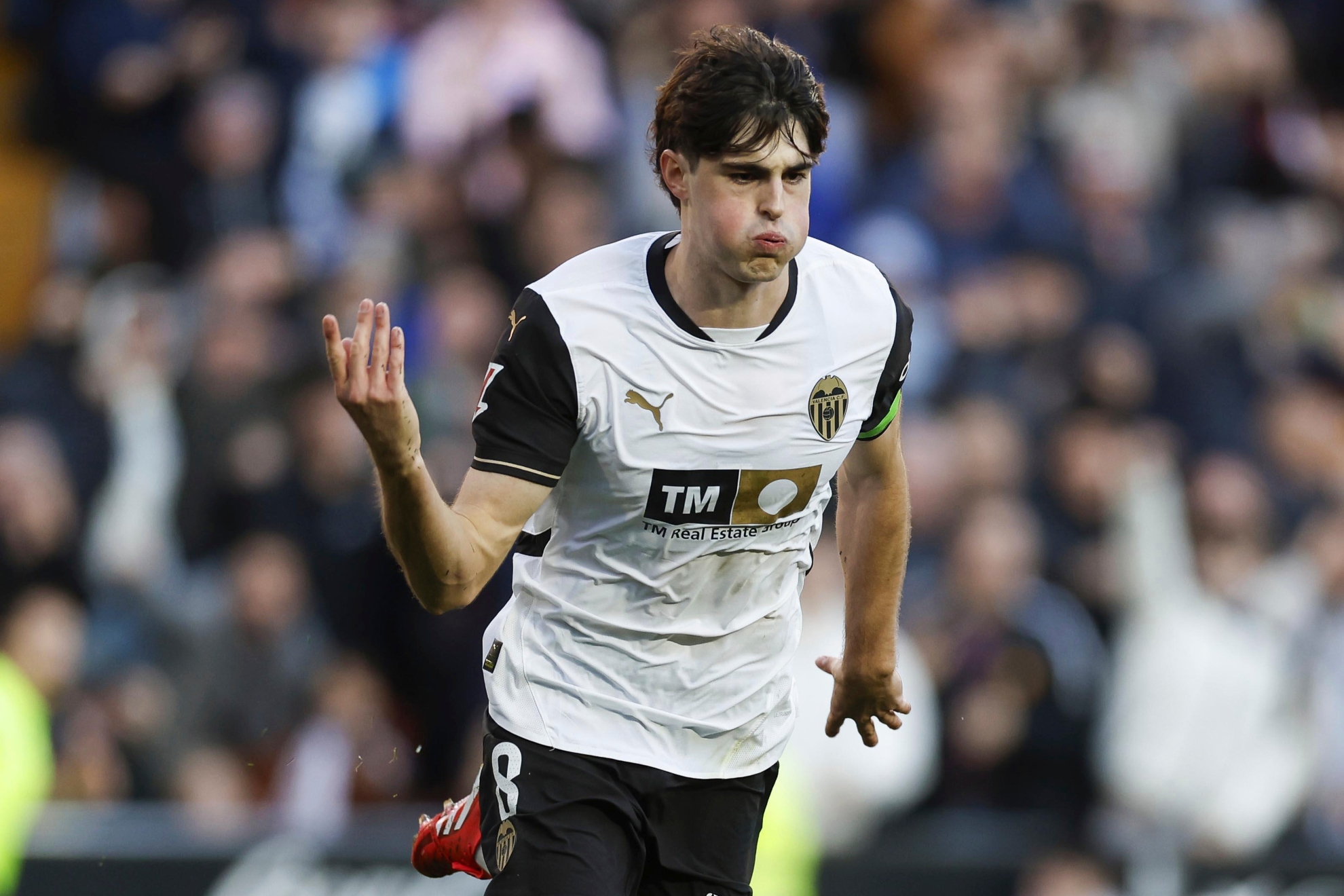 Renovación o venta: este jueves, cumbre entre el Valencia y Javi Guera