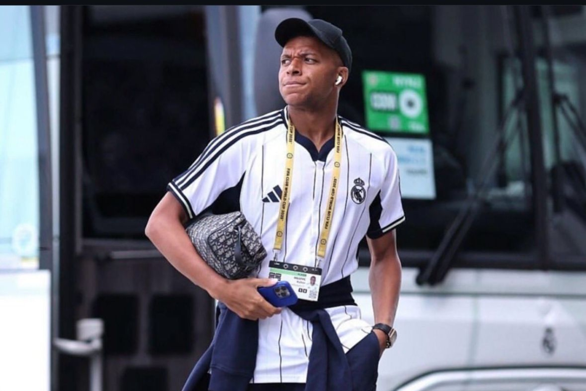 Una bacteria en el pollo llevó a Mbappé al hospital