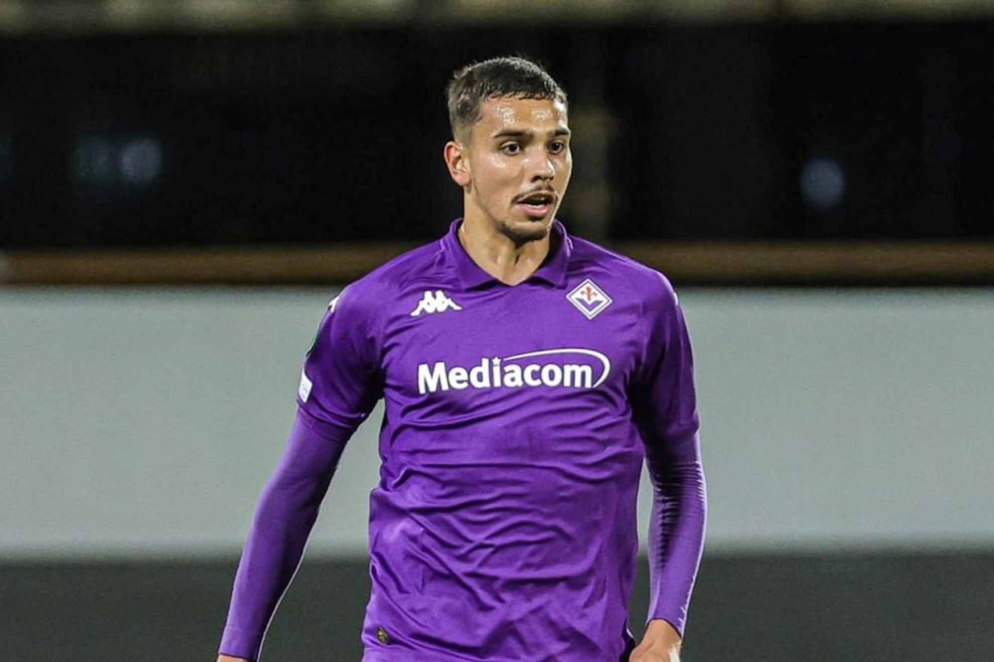 Matías Moreno en un partido con la Fiorentina.