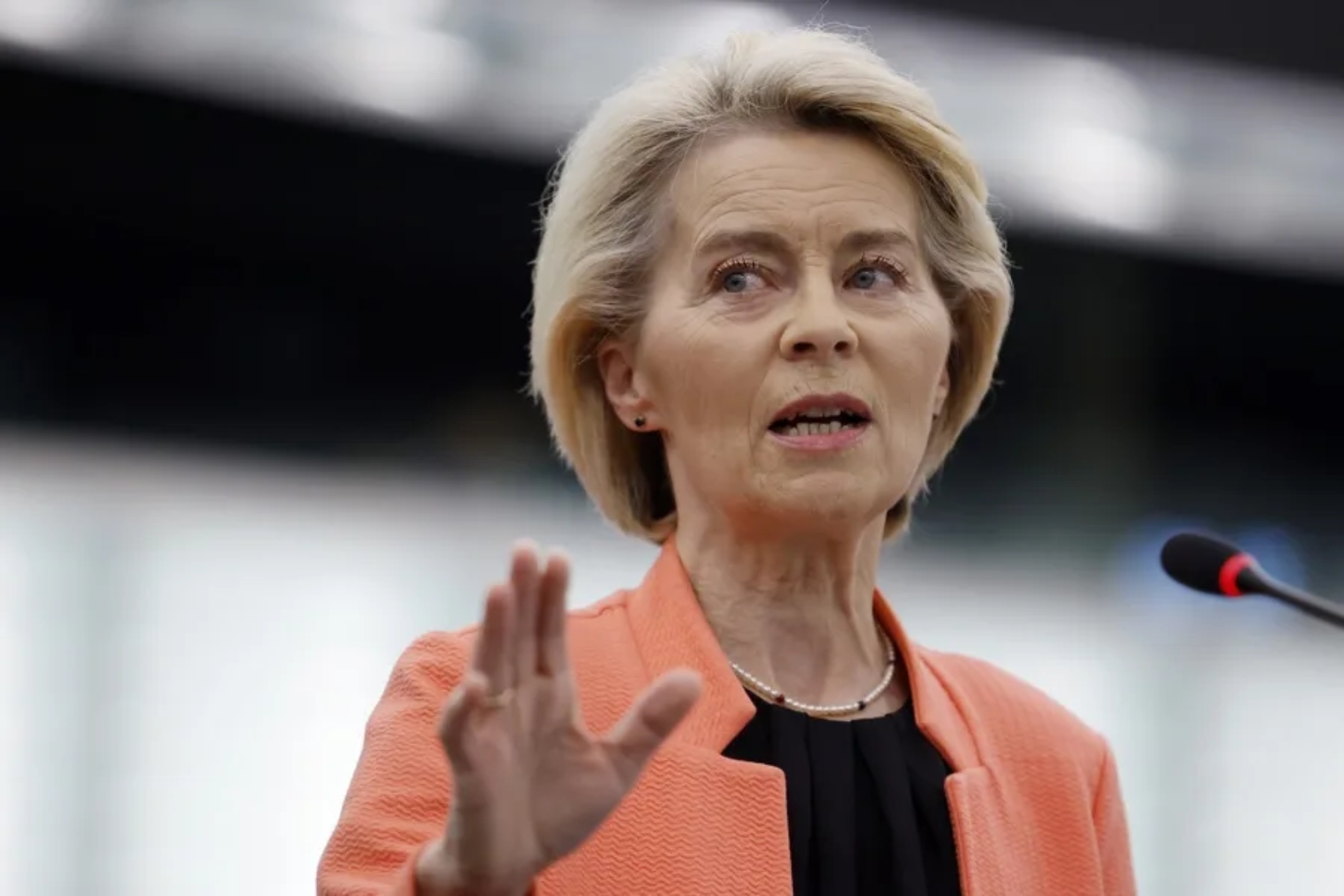 Fracasa la moción de censura contra Ursula von der Leyen, presidenta de la Comisión Europea