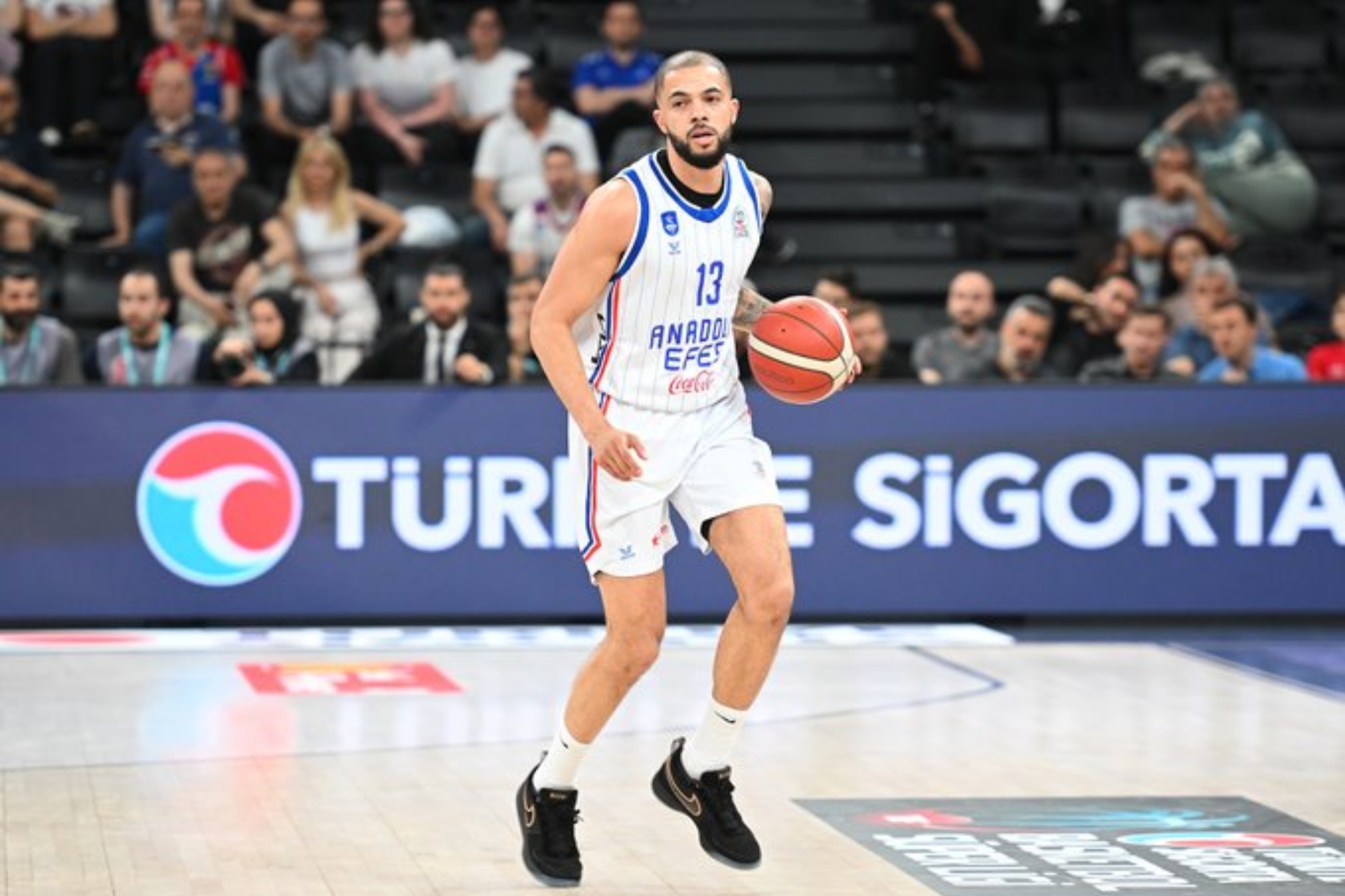 Ya hay oferta del Valencia por Darius Thompson: el fichaje, en manos del Baskonia