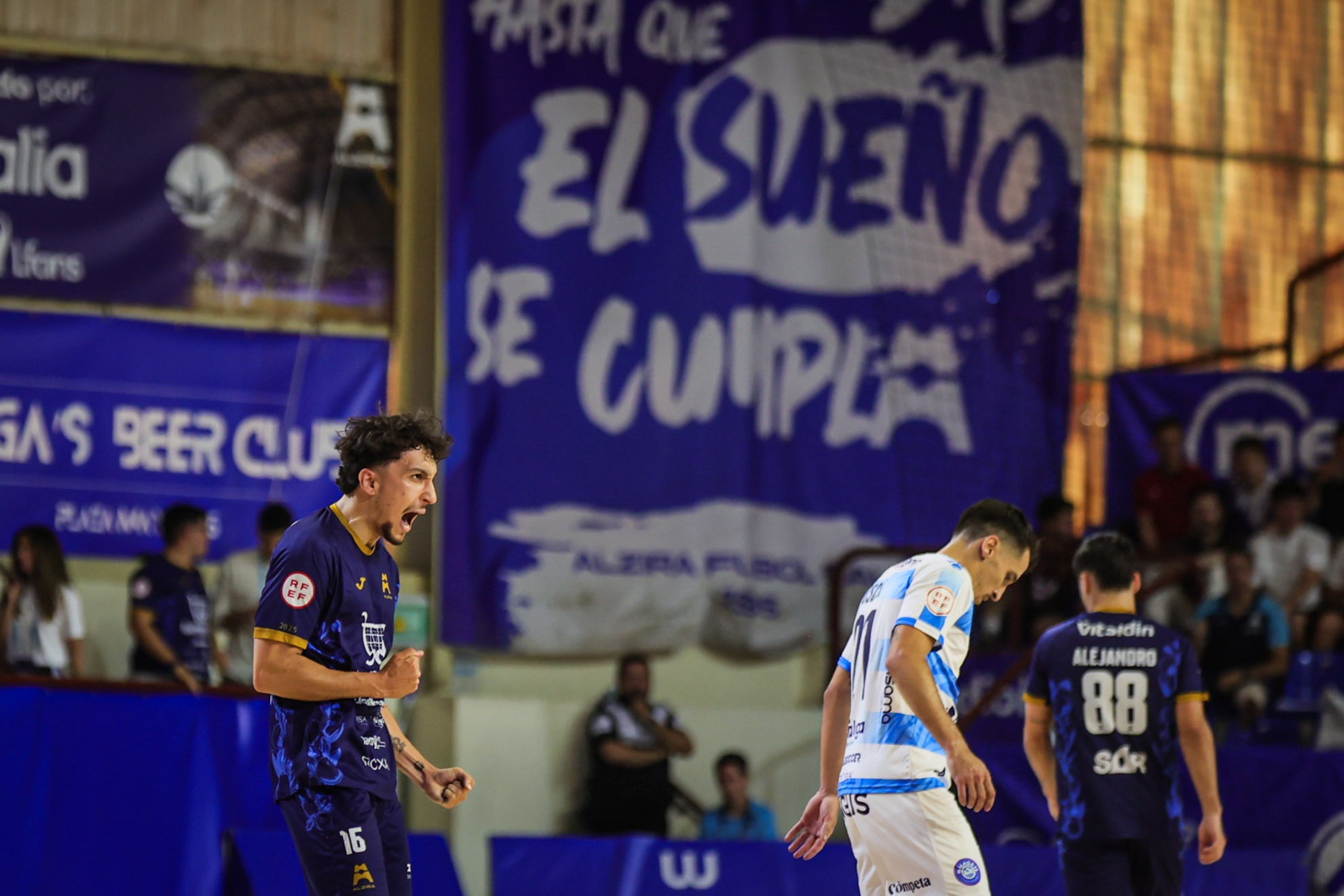 La RFEF concede la plaza del Real Betis al Alzira tras el cierre de la sección