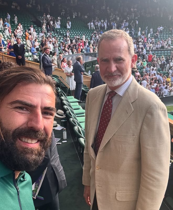 Se hace viral una conversación entre Felipe VI y un aficionado español ...