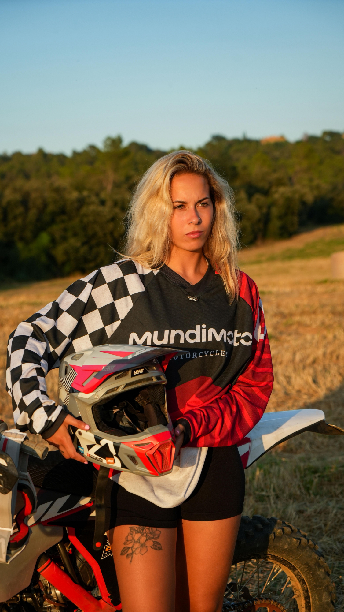 Sofía Suescun y Violeta Crespo se suben a la moto: "Si nos pasa algo ...