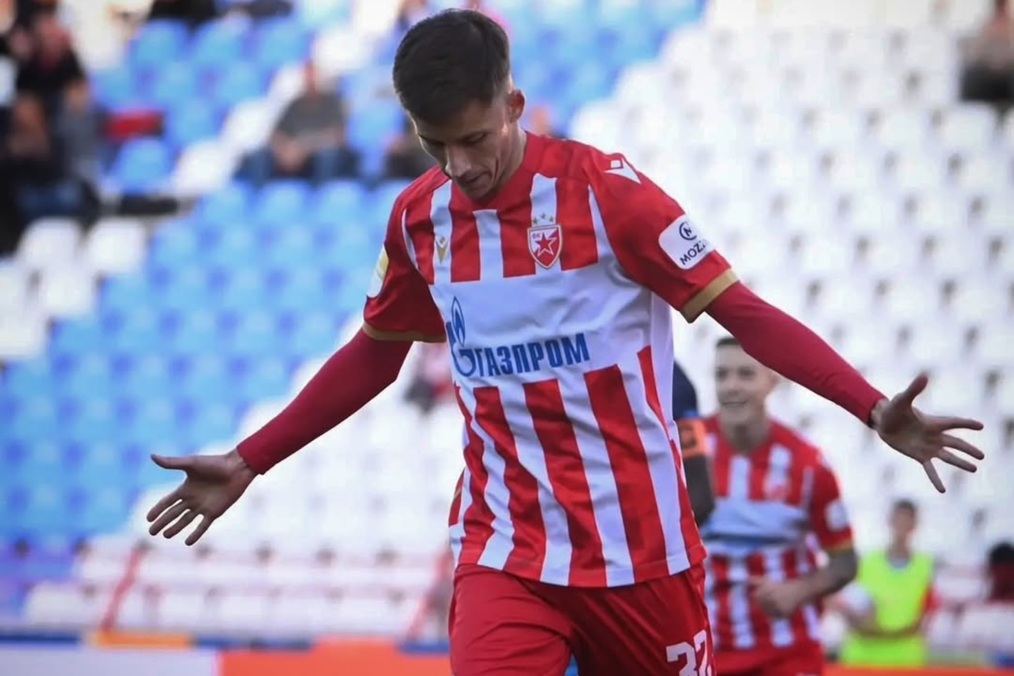 Luka Ilic firma con el Oviedo hasta 2028