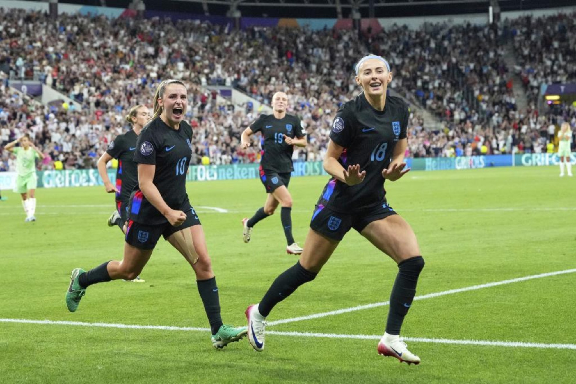 El polémico gesto de Chloe Kelly con Cata Coll tras condenar a España ...