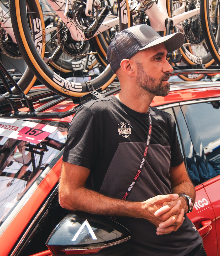 El problema de las caídas en el ciclismo que provocan duras lesiones: "No se trata de frenar a ...