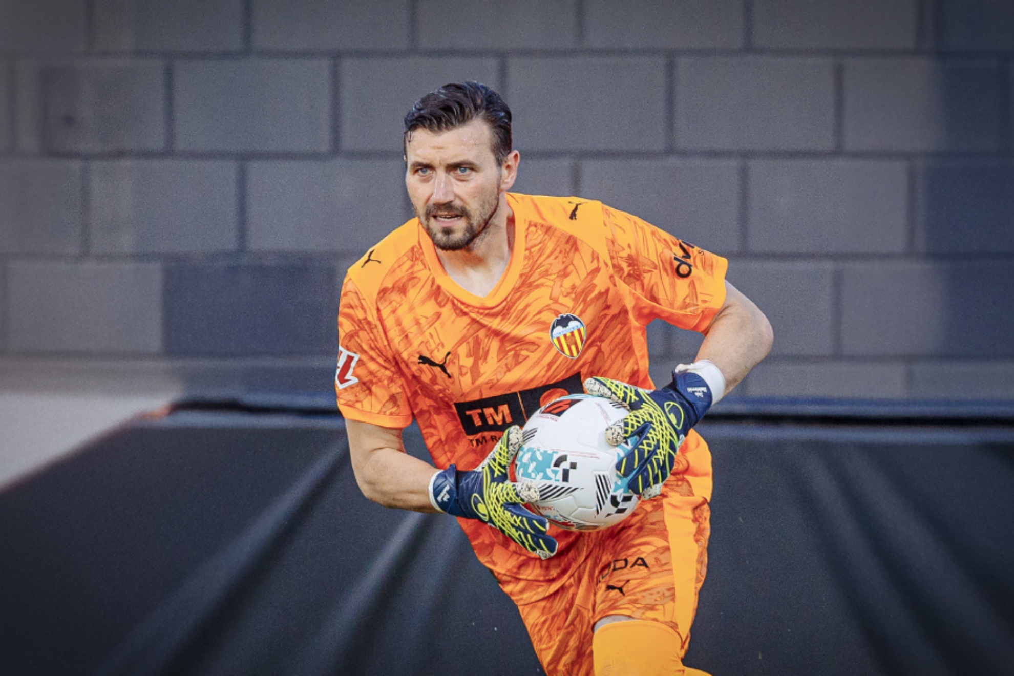 Stole Dimitrievski se lesiona y se complica un poco más la pretemporada en el Valencia