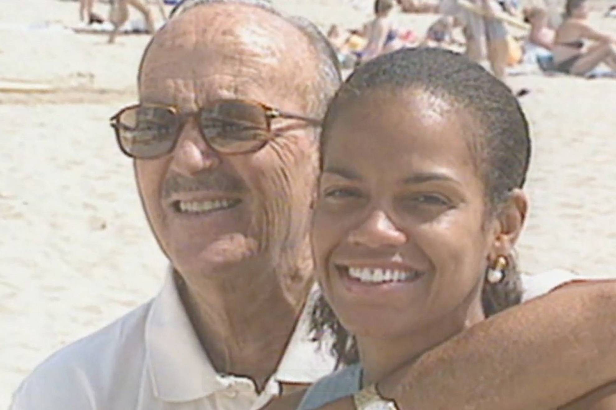 Ronna Keith rompe su silencio sobre su historia con 'Papuchi', padre de ...