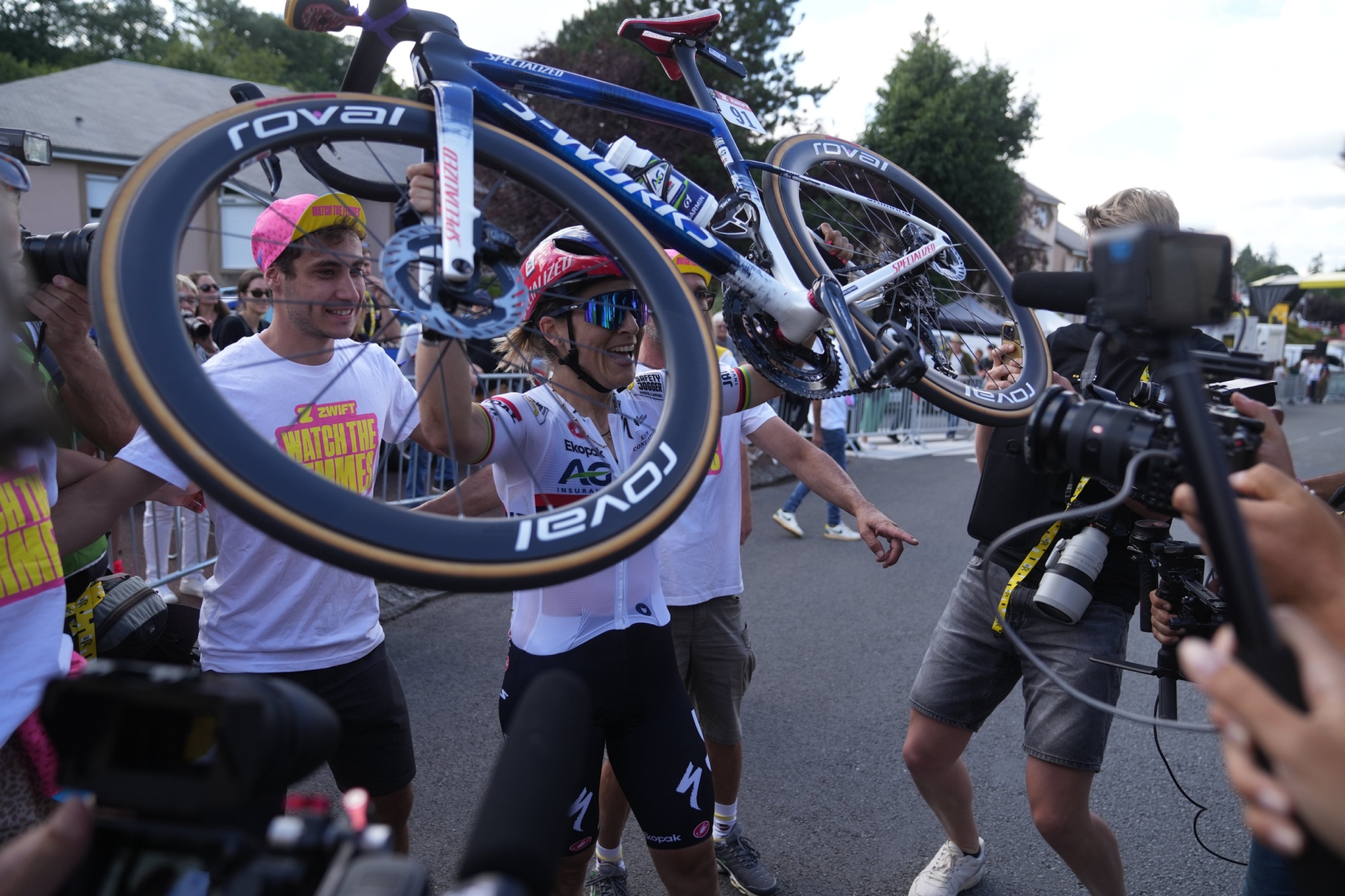 Kim Le Court-Pienaar da el golpe y se enfunda el maillot amarillo en la ...
